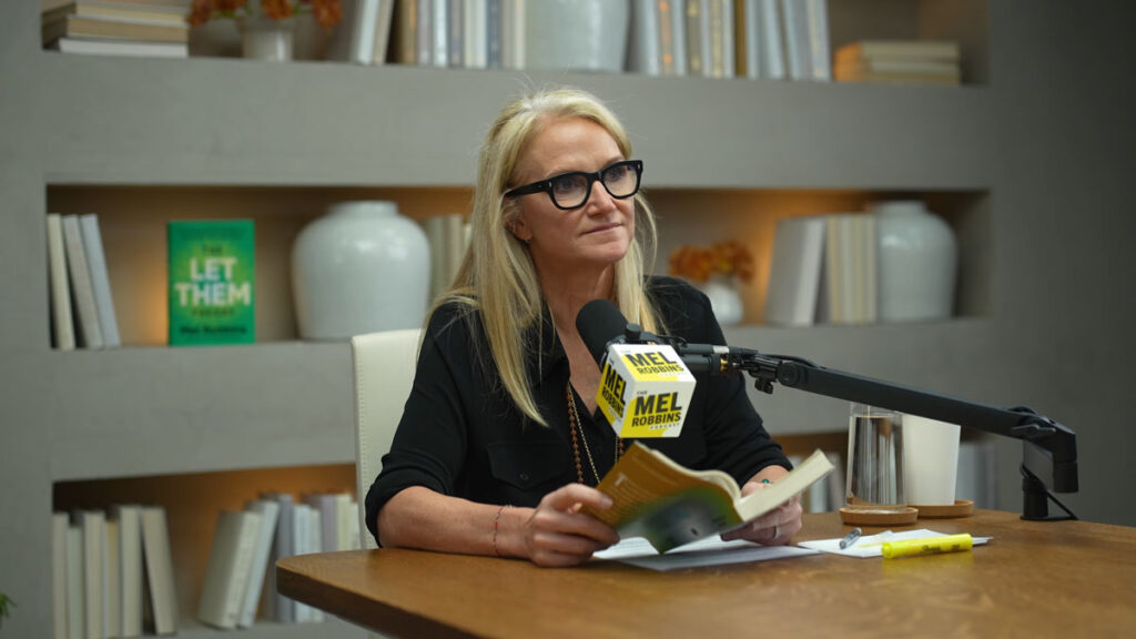 How to Be the Kind of Person Who Changes the World - Mel Robbins