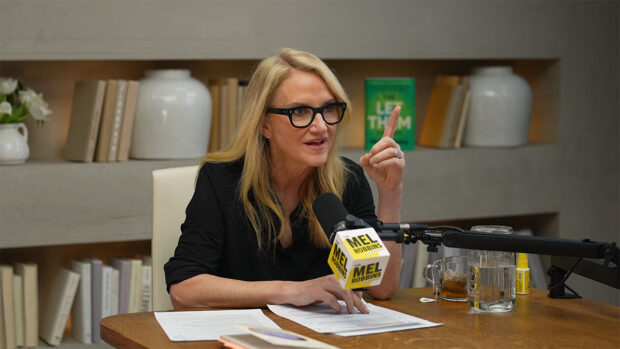 Rewire Your Brain From Stress and Anxiety - Mel Robbins